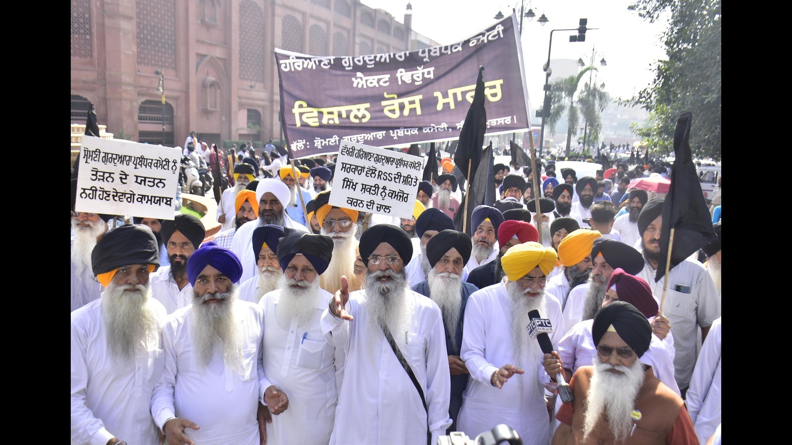 Sgpc Objects To Gurmeet Ram Rahims Parole Hindustan Times