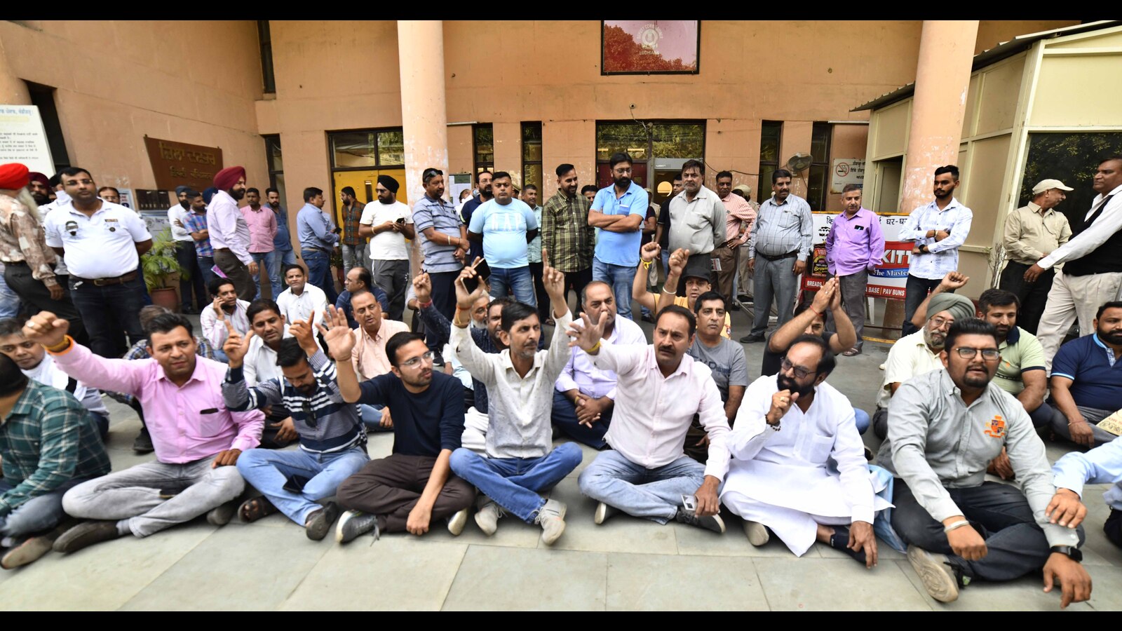 Ludhiana: Draw of lots for grant of temporary licences to sell ...