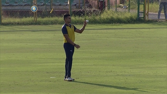 4 wickets, 17 dot balls: Arjun Tendulkar blows away Hyderabad with ...