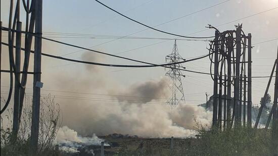 With 206 farm fires, Punjab records highest cases in a day | Hindustan ...