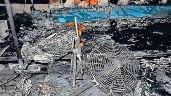 Death toll in Durga puja fire tragedy in U.P.’s Bhadohi rises to 16 ...