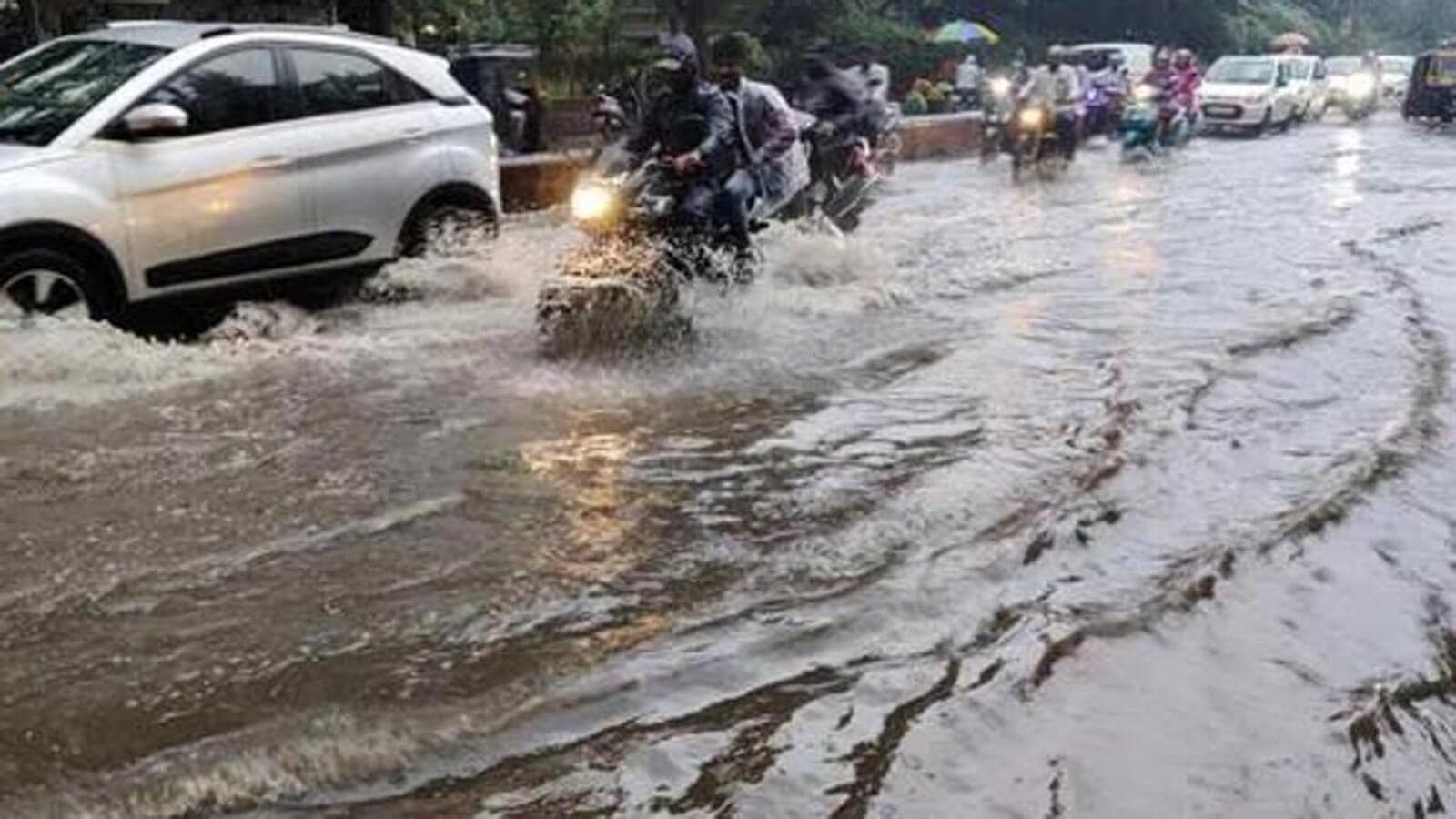 Pune: Heavy rain wreaks havoc; auto, cab fares to airport, railway ...