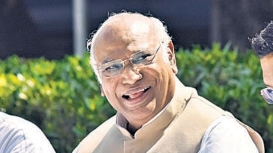 Highlights: Newly-elected Cong president Kharge to take charge on Oct 26 | Hindustan Times
