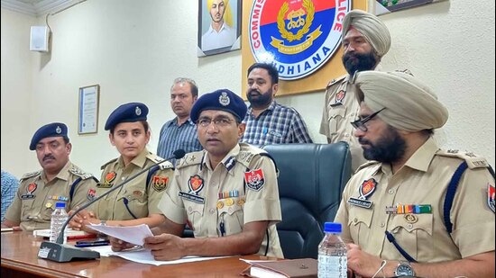 Ludhiana: Woman among 2 held with 100 kg poppy husk | Hindustan Times