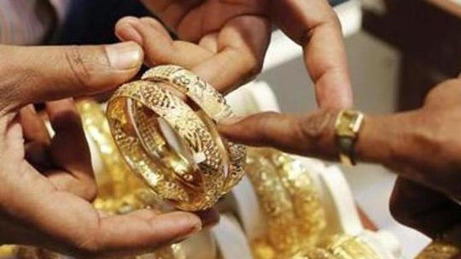 Gold bangles snatched from 75-year-old woman in Gurugram’s Sector 12 | Hindustan Times