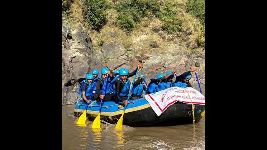 Kharga Corps conducts rafting expedition | Hindustan Times
