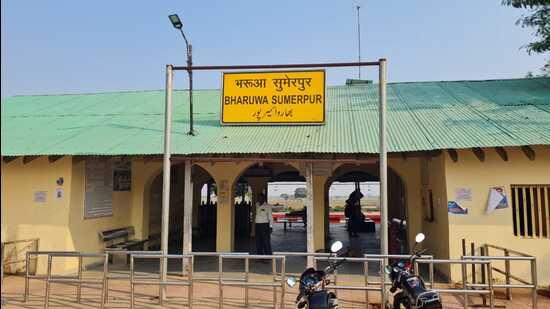 Electronic interlocking commissioned at Bharwa Sumerpur station ...
