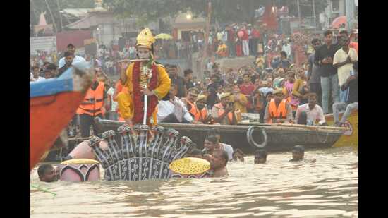 Nag Nathiya: Thousands throng ghat to watch re-creation of mythical ...