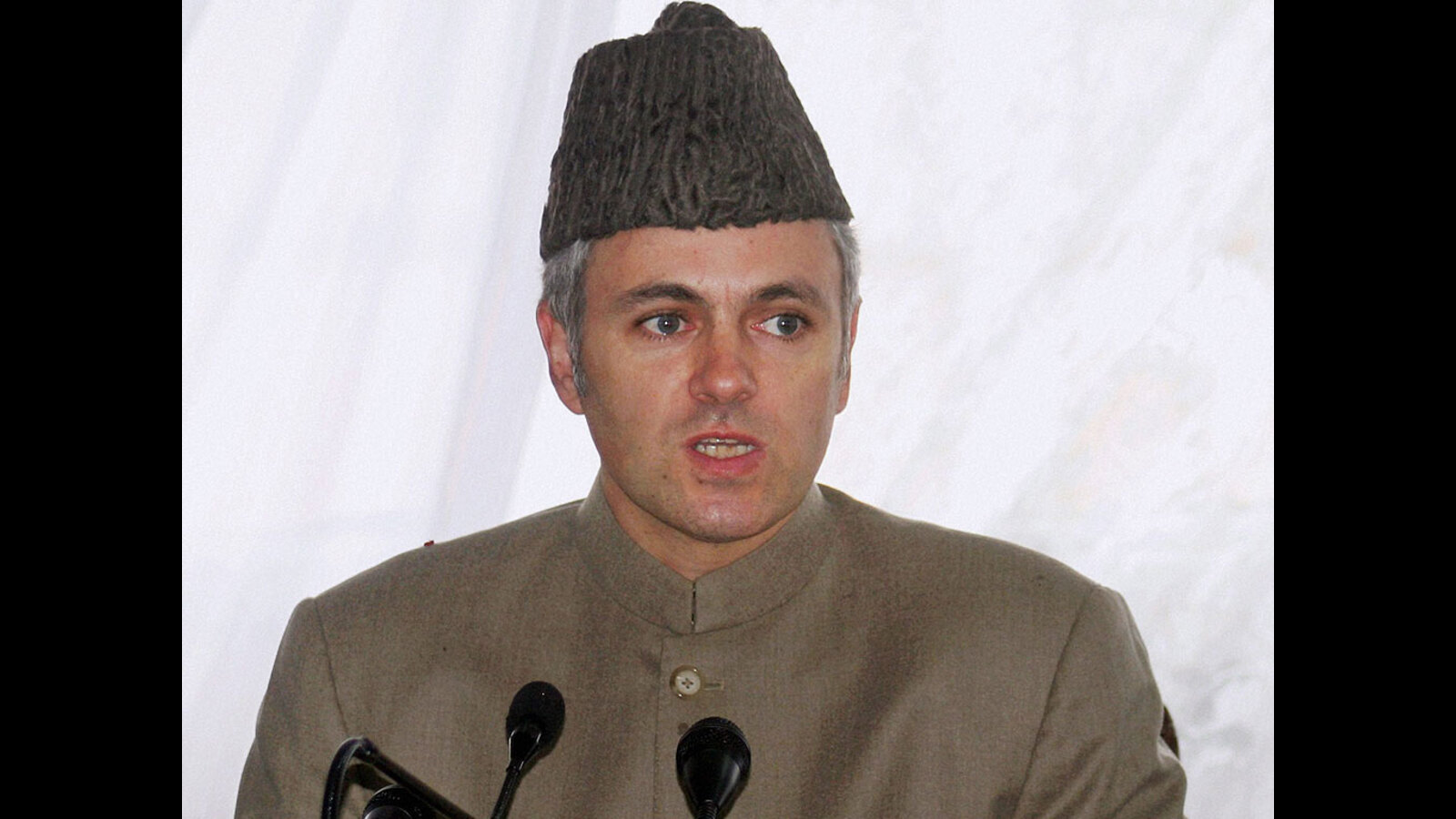 Omar alleges Ladakh admin tried to block his visit - Hindustan Times