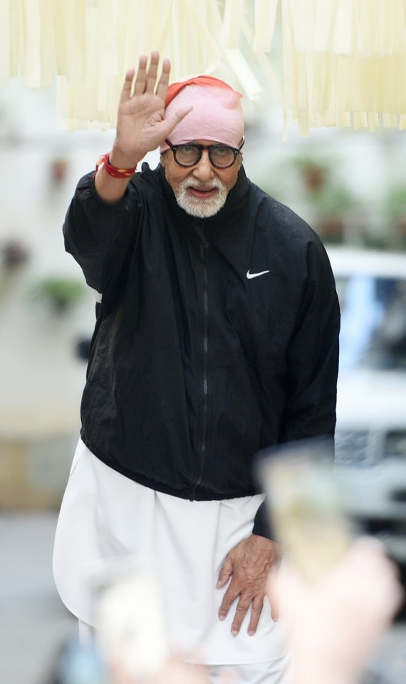 Amitabh Bachchan says fewer fans come to meet him outside Jalsa now ...