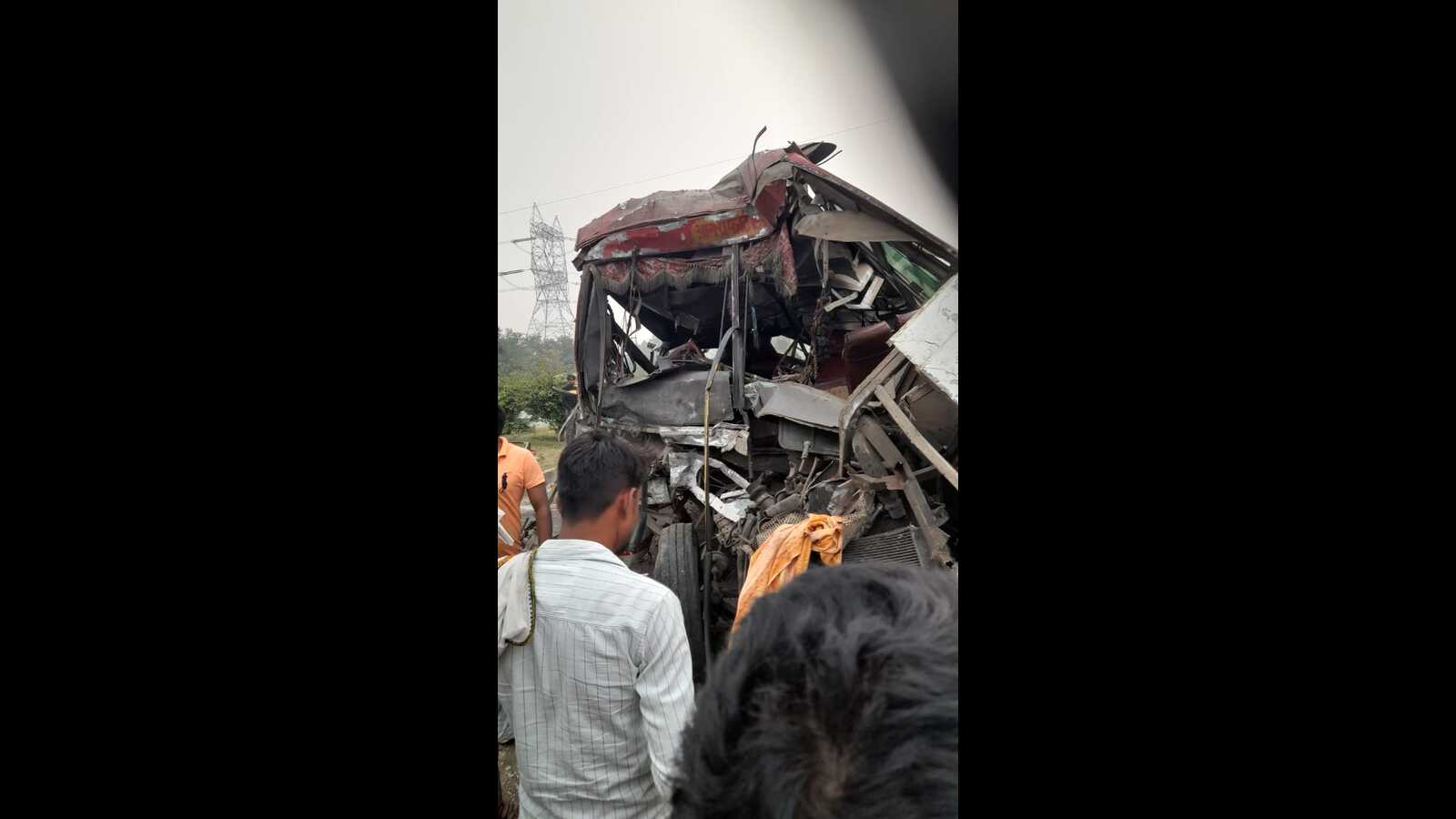 3-yr-old among six people killed in three separate accidents in Agra & Hathras | Hindustan Times