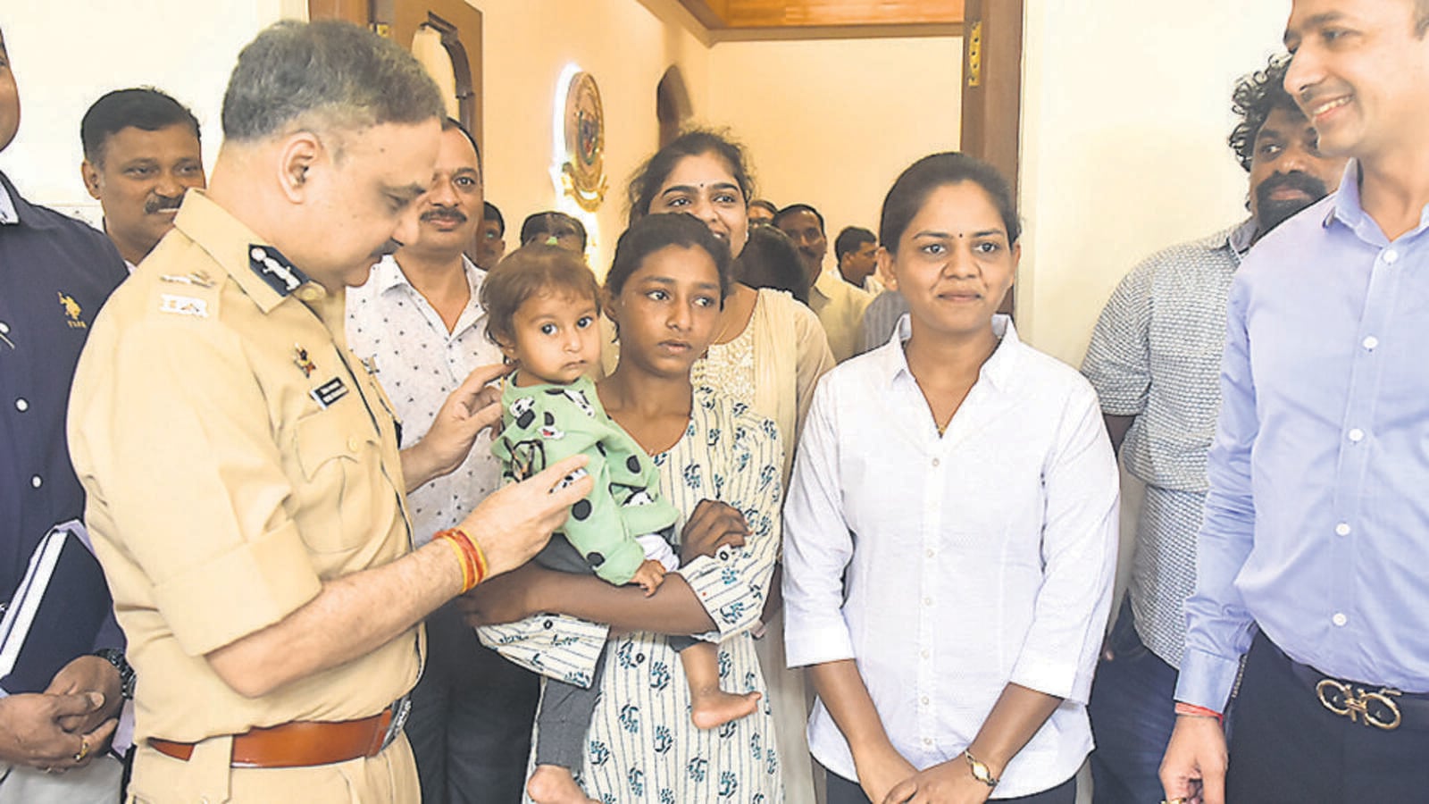 Kidnapped one-year-old girl from Santacruz rescued; two arrested ...