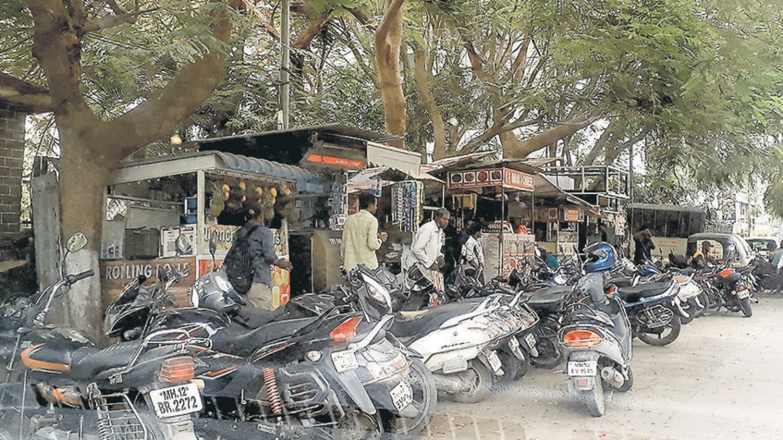 Residents, activists oppose one-way traffic plan at Vimannagar ...