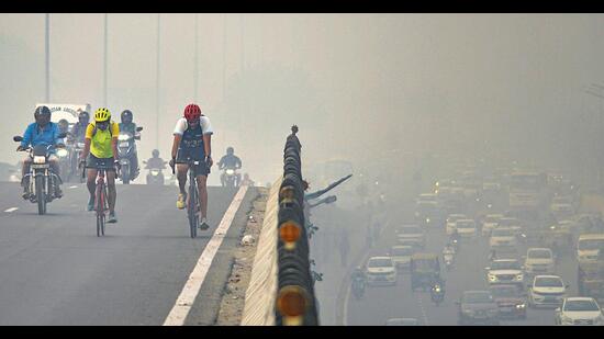 Smogged Delhi: Runners tweak plans to stay fit | Latest News Delhi ...