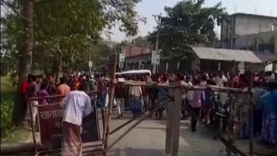 BJP leader standing outside his house in Bihar's Katihar, shot dead ...