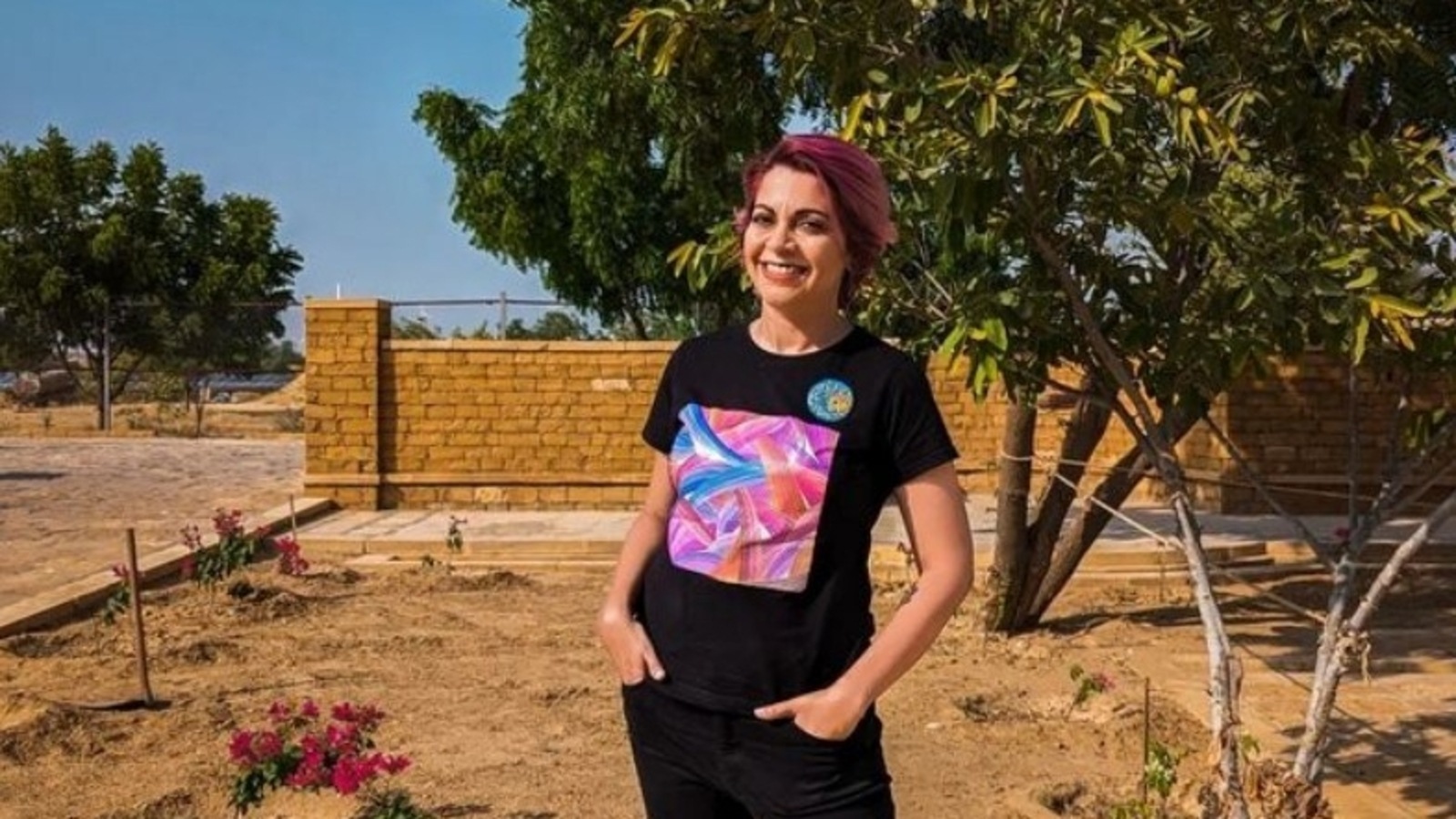 Naina Redhu, 'first Indian' on Twitter, declares she won't pay for blue ...