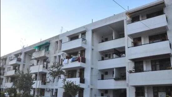 CHB e-auction: 3BHK flat in Sector 63 fetches ₹1.36 crore | Hindustan Times