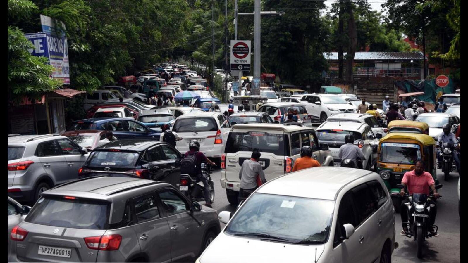 Dusty roads, traffic snarls contribute to 90% of air pollution in UP ...