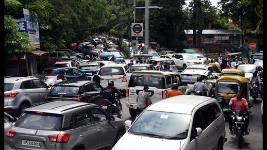 Dusty roads, traffic snarls contribute to 90% of air pollution in UP ...