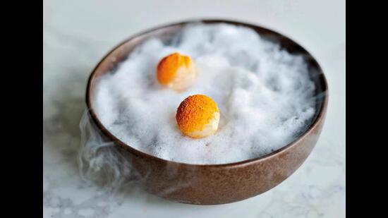 Rude Food by Vir Sanghvi: Delhi, Bangalore, Sawai Madhopur - Hindustan ...