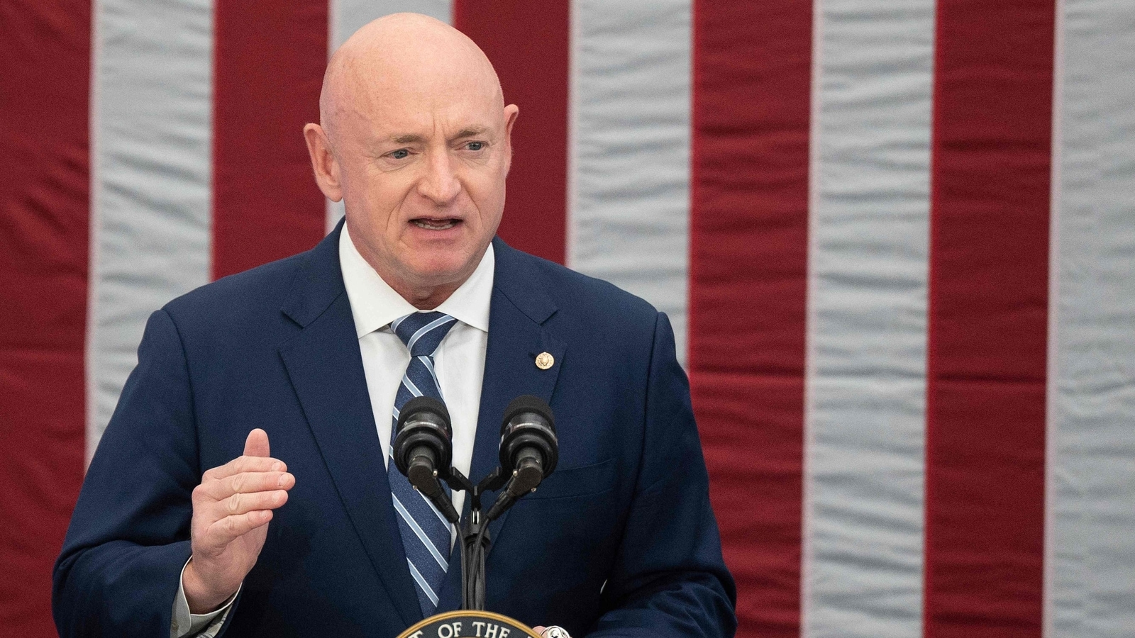 US midterm elections: Democrats hang on to Senate seat in Arizona ...