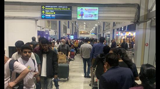 Long queues at security checkpoints annoy fliers at Pune airport ...