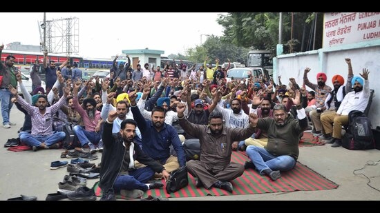 Punjab Roadways, PRTC staff to continue protest, talks with govt ...