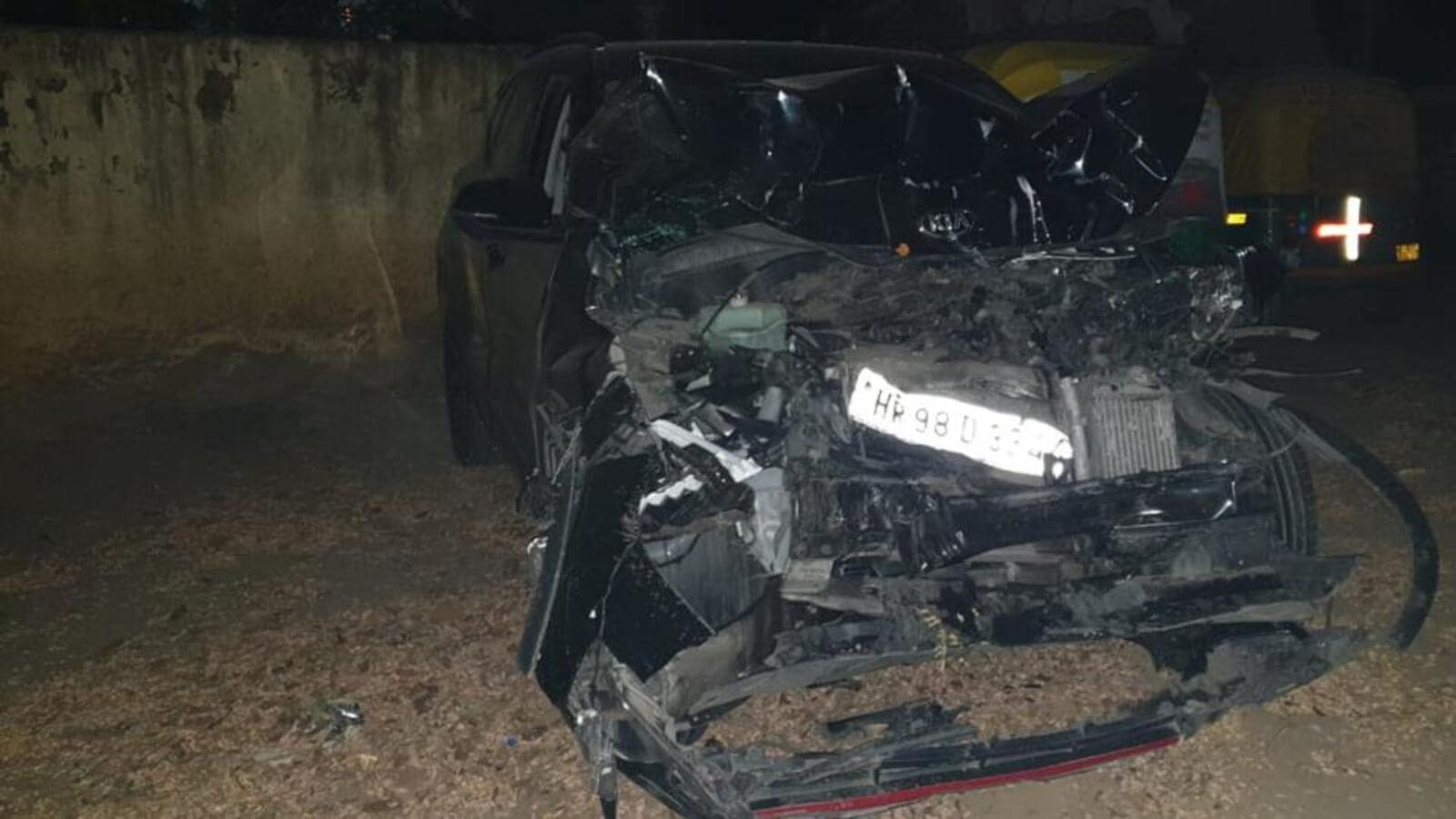 Man dead after SUV rams into stationary Thar jeep on MG Road ...