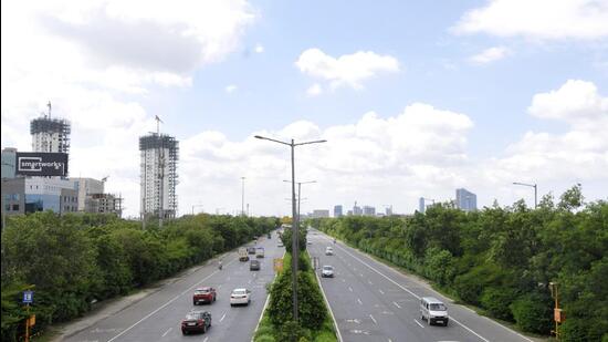 38km Noida-Greater Noida bus link opens in January | Hindustan Times