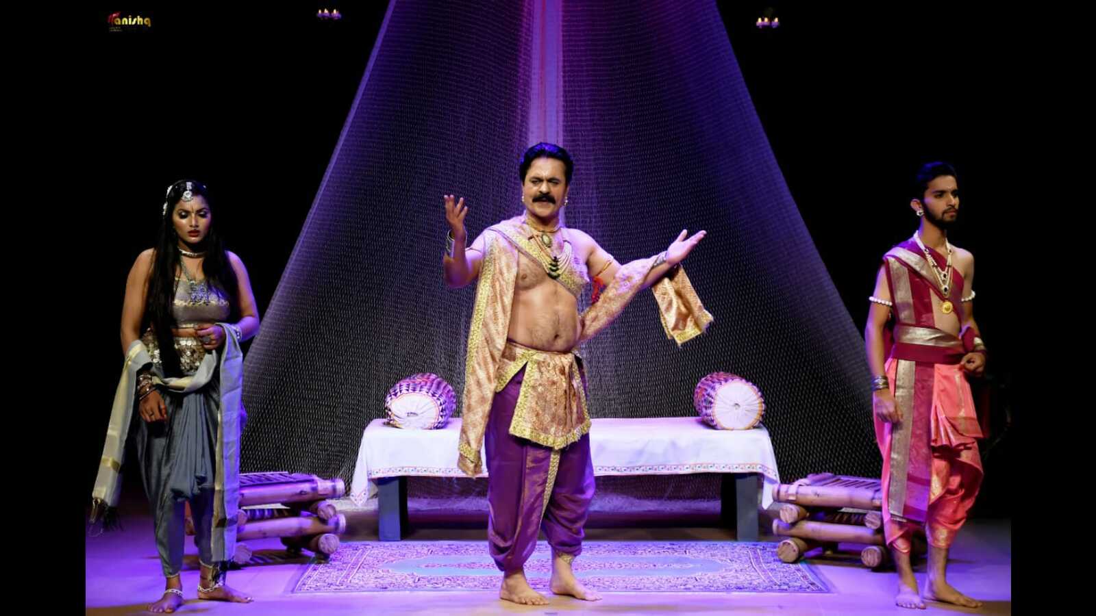 Girish Karnad’s Yayati staged at Prayagraj’s NCZCC - Hindustan Times