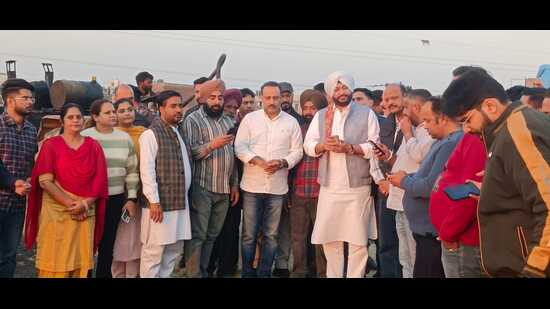 Ludhiana: Credit war between AAP, Congress continues | Hindustan Times