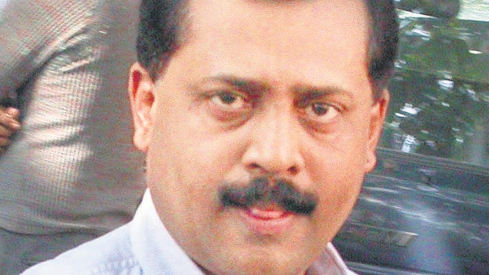 Suspended cop Sachin Vaze gets bail in money laundering case | Mumbai news