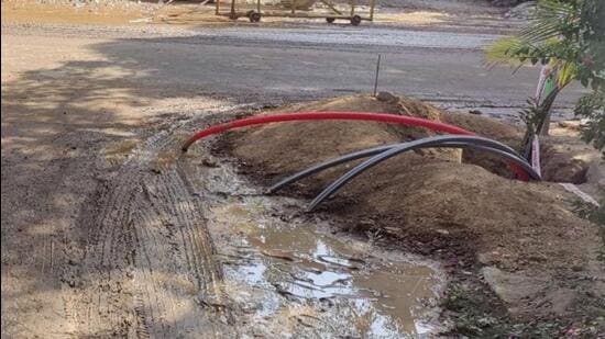 Broken water pipe leaves Sec-10D residents high and dry for two days ...