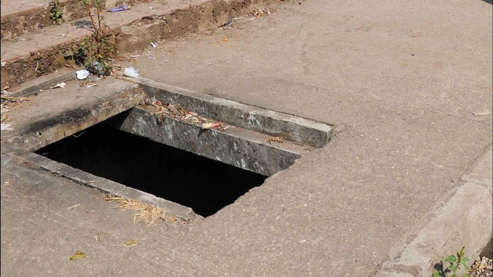 HC calls open manholes death traps, gives BMC one week to cover them up ...