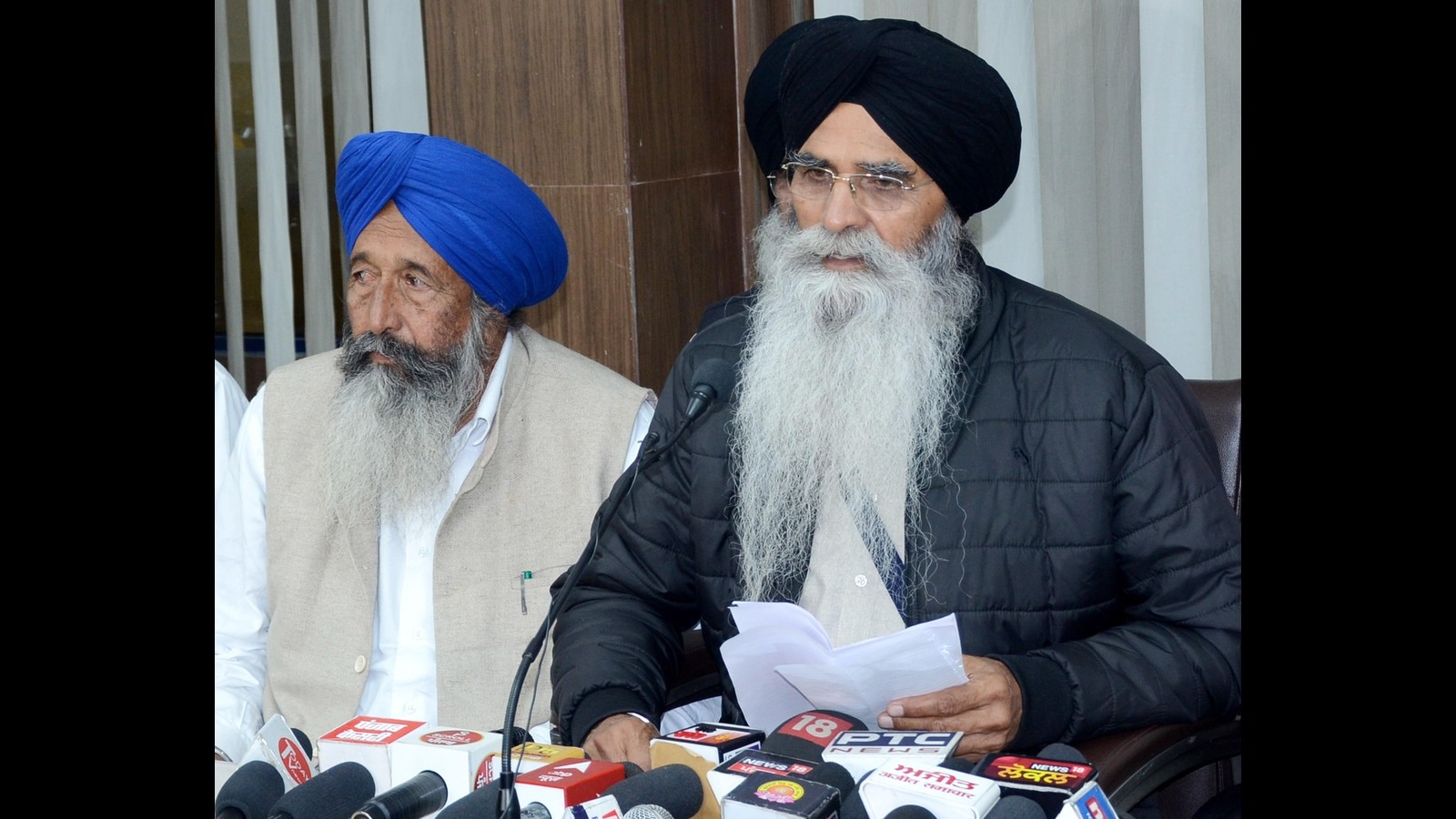 Siropas only for a select few, rest to get books: SGPC | Hindustan Times