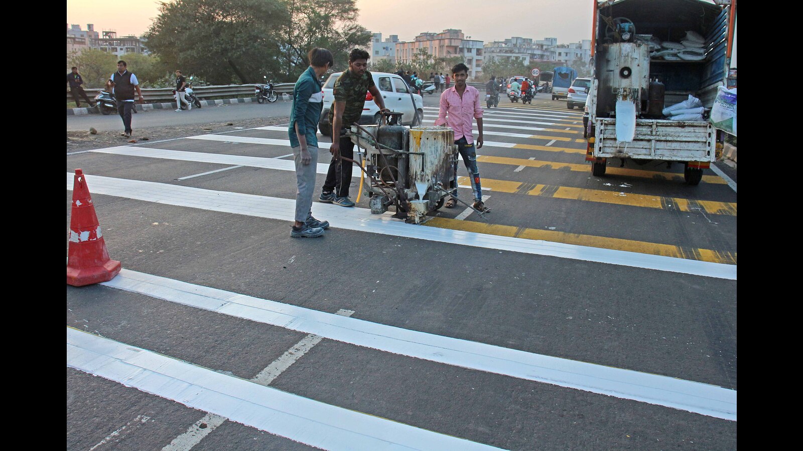RTO submits Navale Bridge accident report to police | Hindustan Times