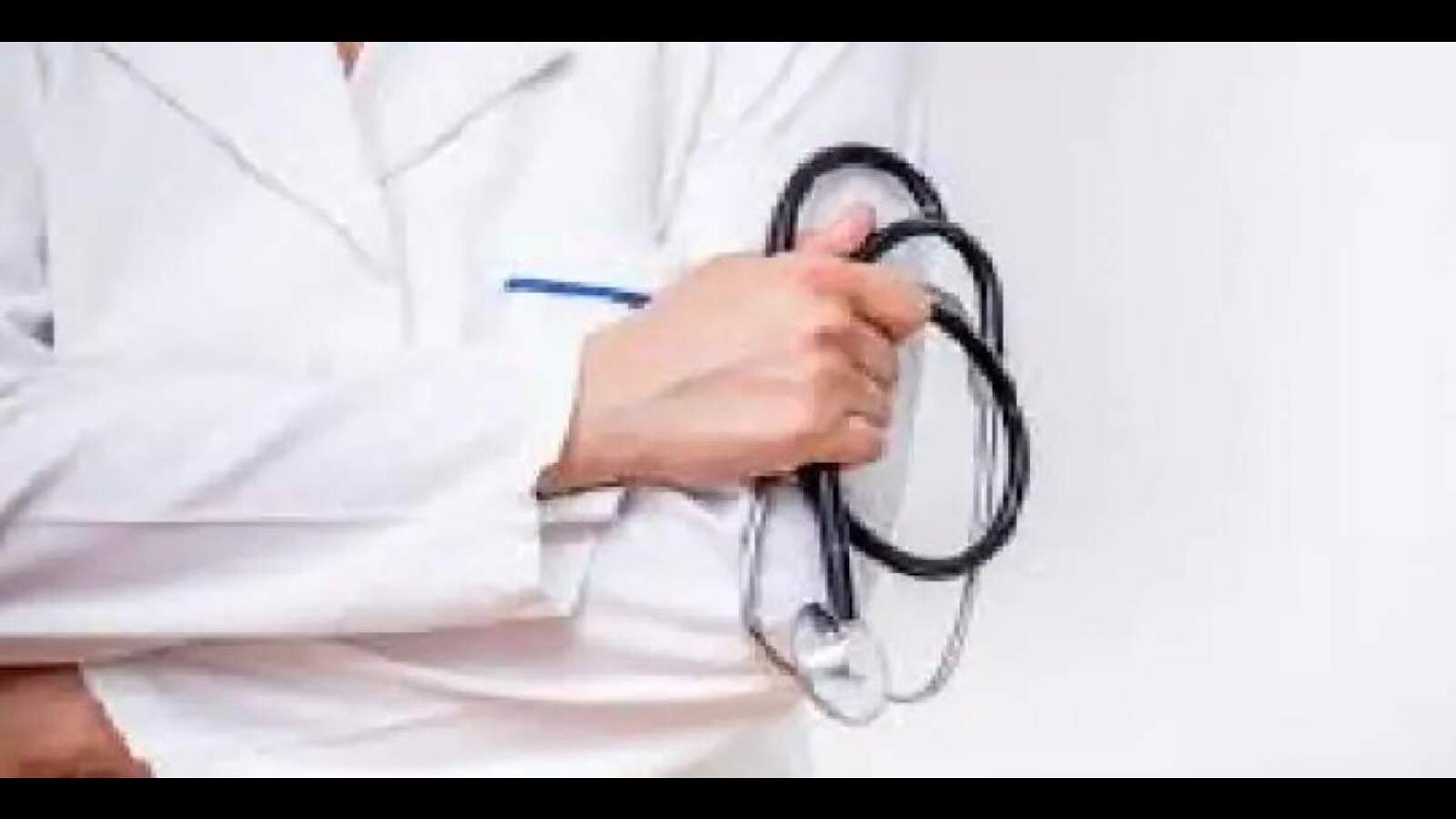 Doctor attacked over death of patient | Hindustan Times