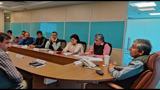 GMDA to renovate 2.2km long master sewer line along NH-8 | Hindustan Times