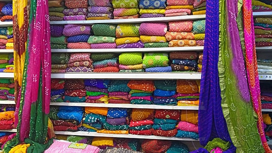 Gujrat's traditional art form ‘Bandhani’ is proving livelihood to many ...