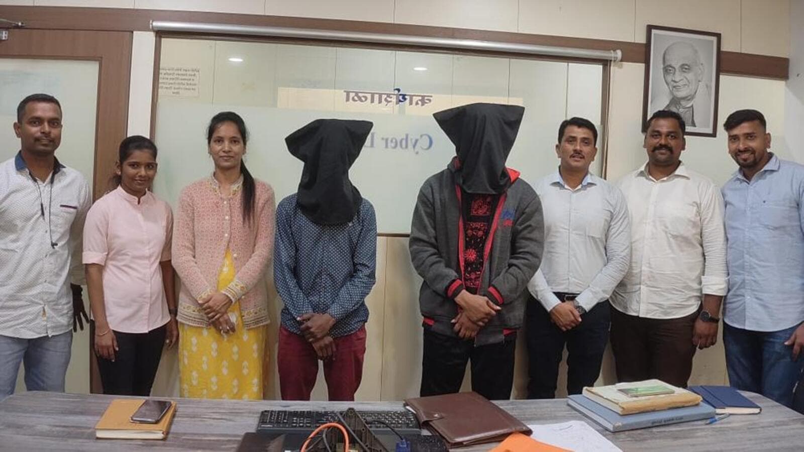 Cyber police bust fraud racket, arrest four African nationals | Mumbai news