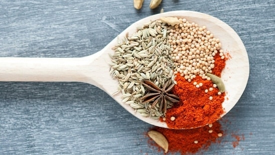 5 amazing winter spices to fight cold and flu; how to add them to your ...