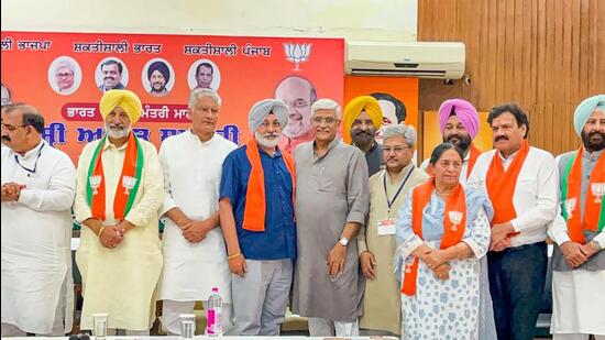 Punjab BJP unit revamped, most ex-Congress leaders among office-bearers ...