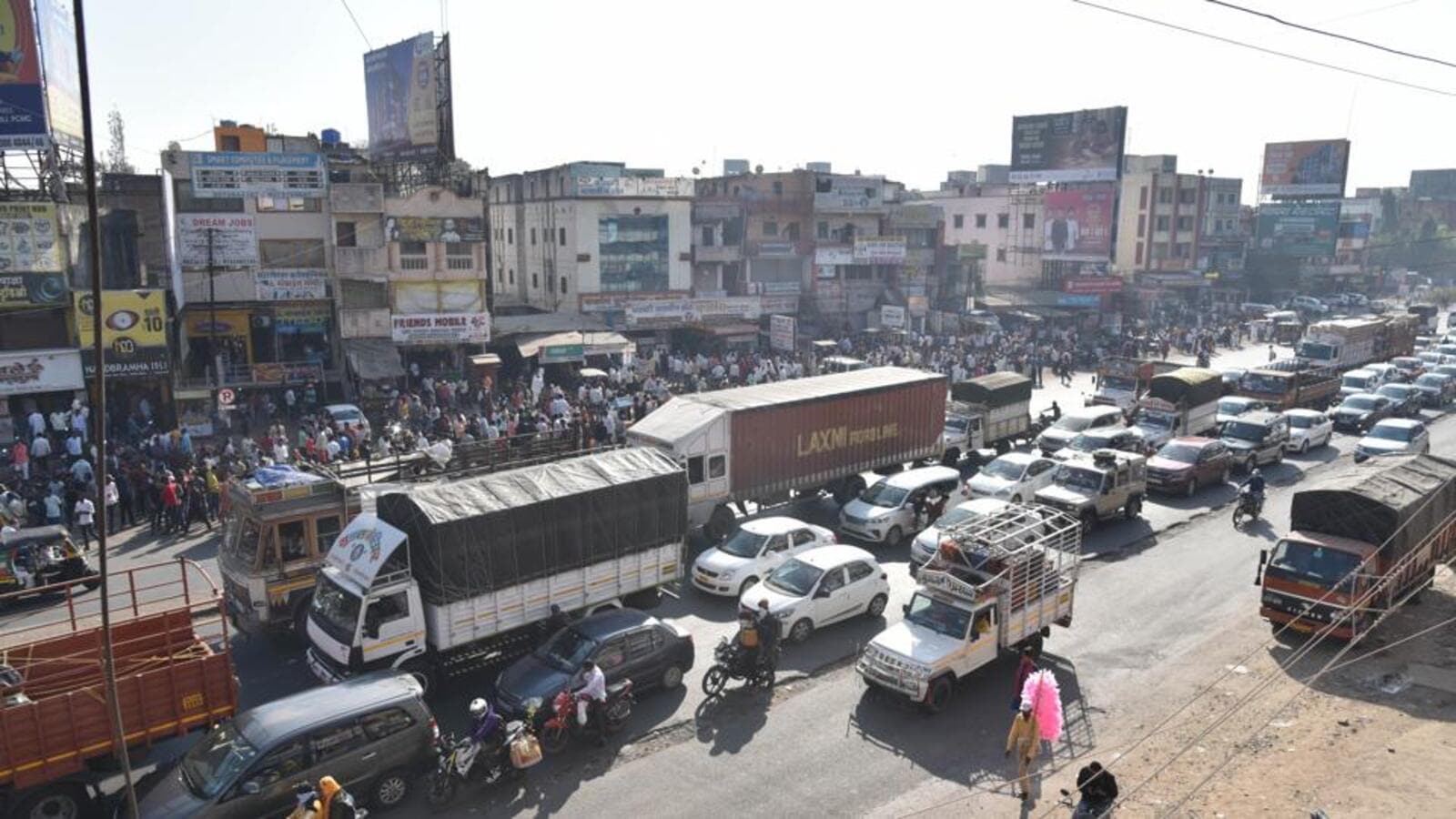 Your Space: Chakan roads need a quick fix - Hindustan Times