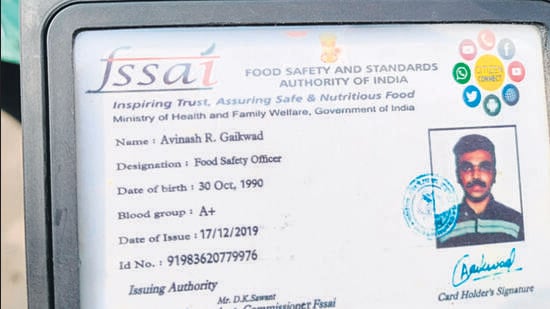 Two pose as FSSAI officials, extort restaurant owners | Mumbai news