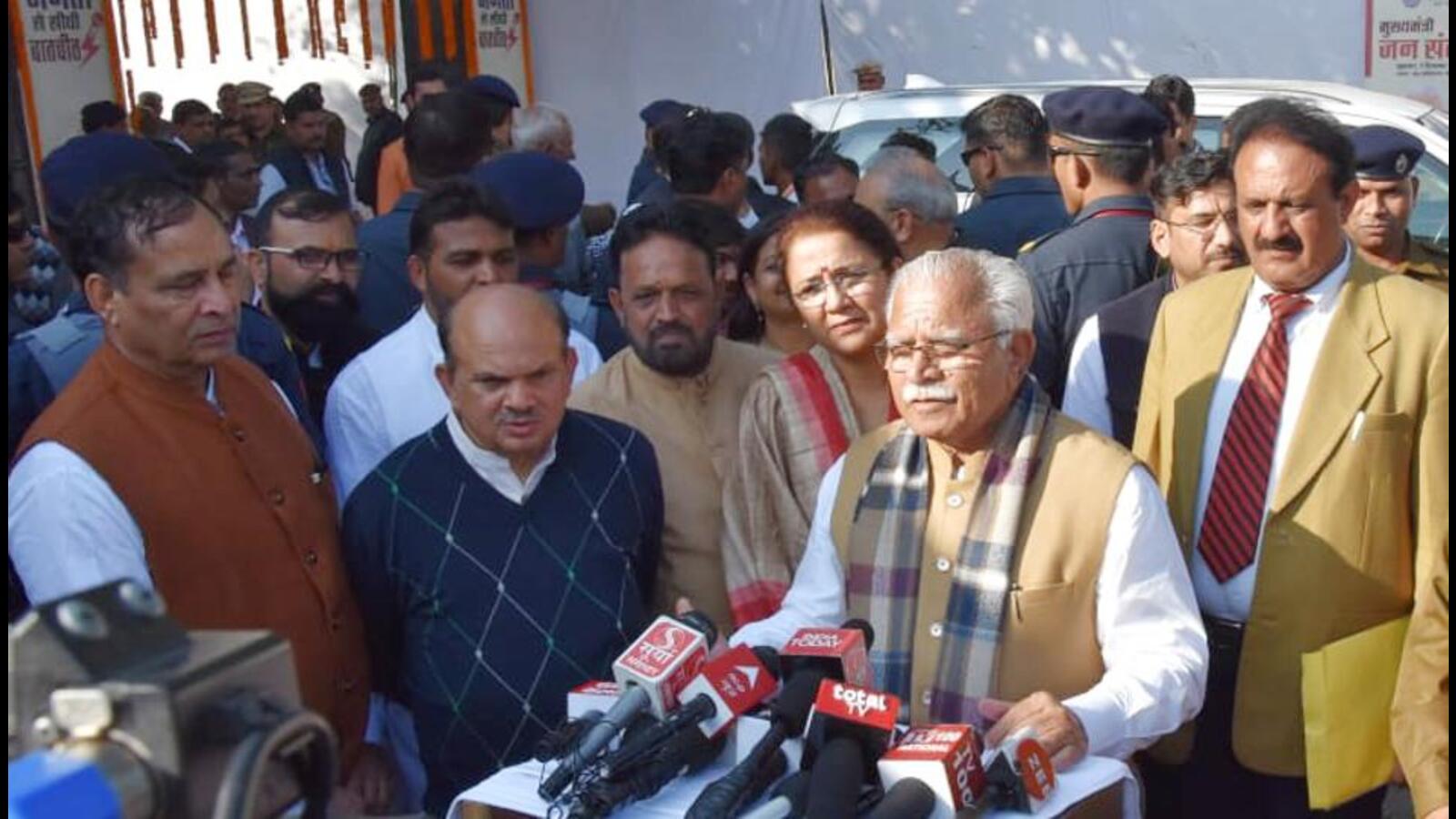 Haryana CM Khattar suspends official in Sonepat - Hindustan Times