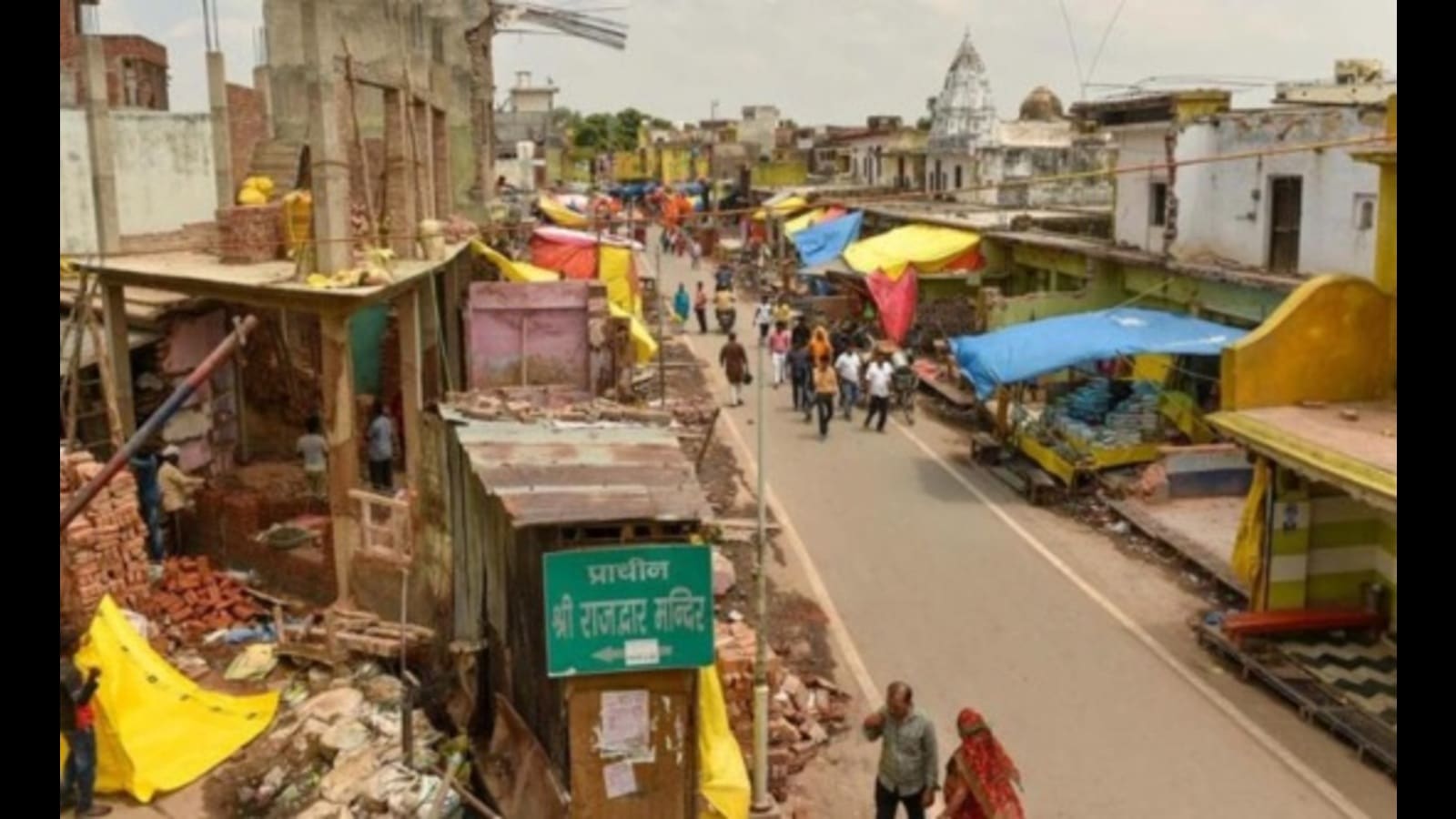 DM Ayodhya urges shopkeepers to cooperate with road-widening project ...
