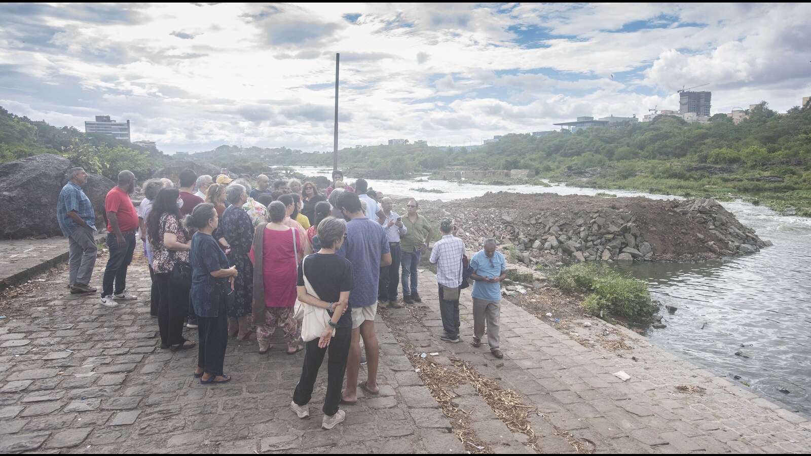 PMC to lay drainage lines before riverfront development work ...