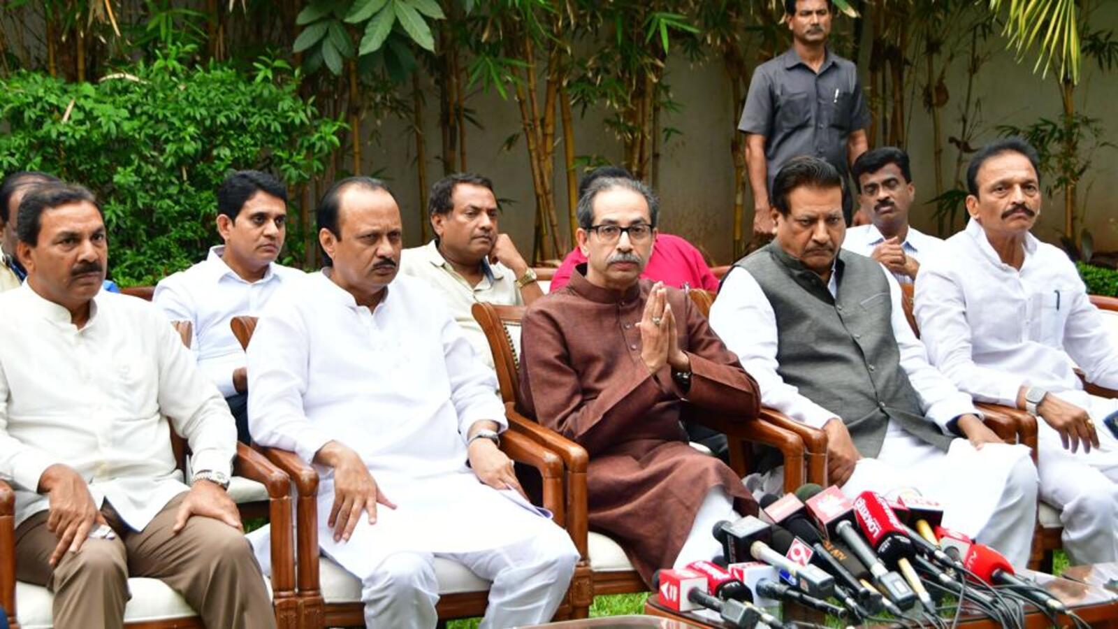 Face-off likely as no police permission yet for MVA morcha | Mumbai news