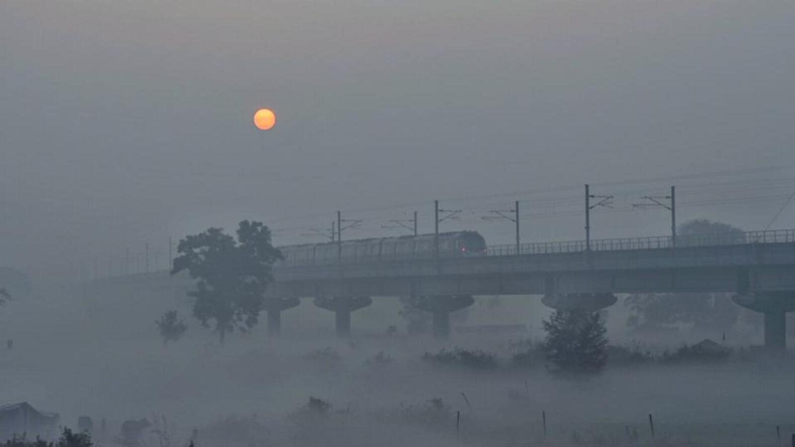 Delhi gets its first dense fog of the season; AQI deteriorates to ...