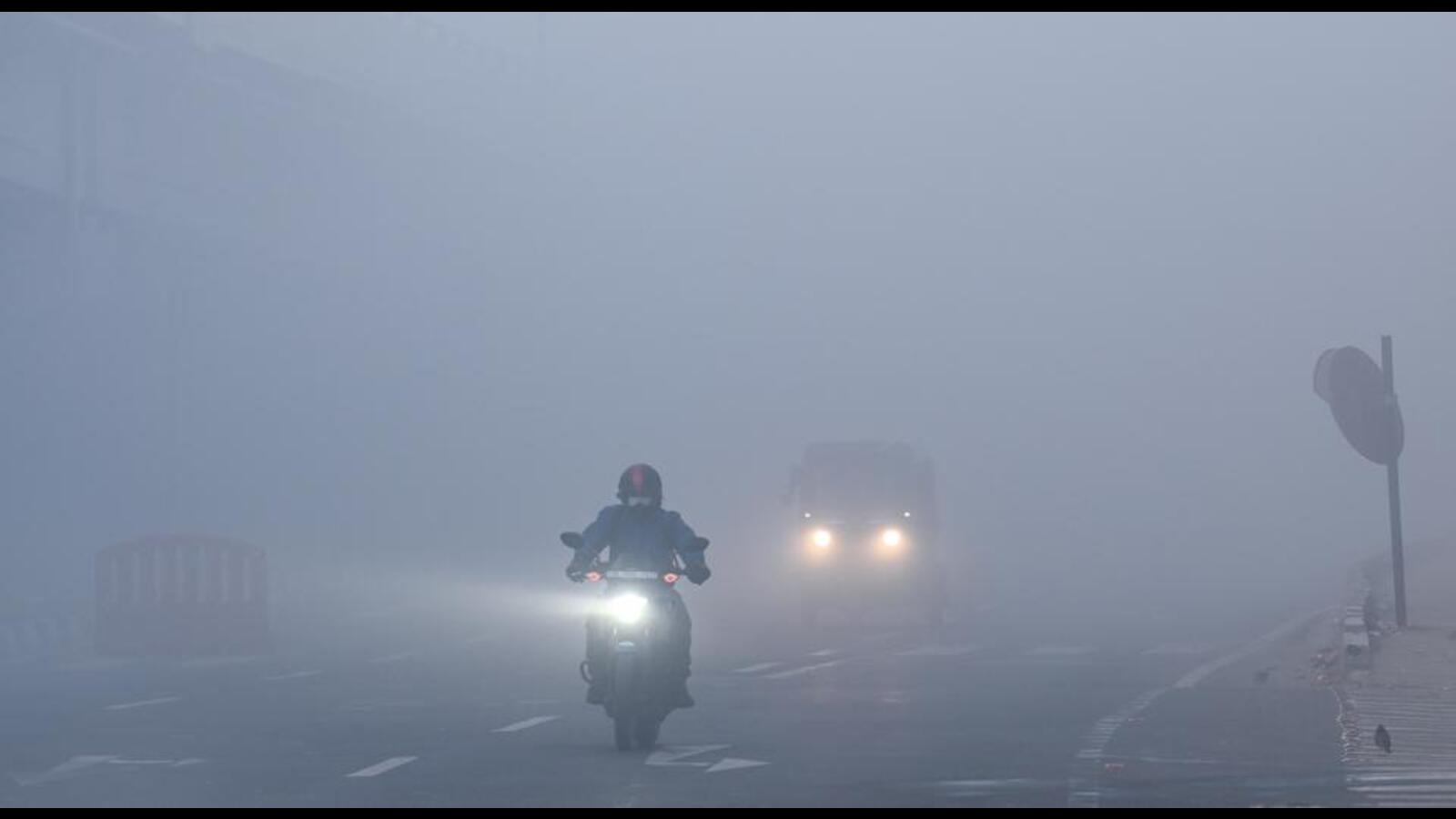First Dense Smog Of The Season In Delhi NCR Latest News Delhi First Dense Smog Of The Season In Delhi NCR Latest News Delhi